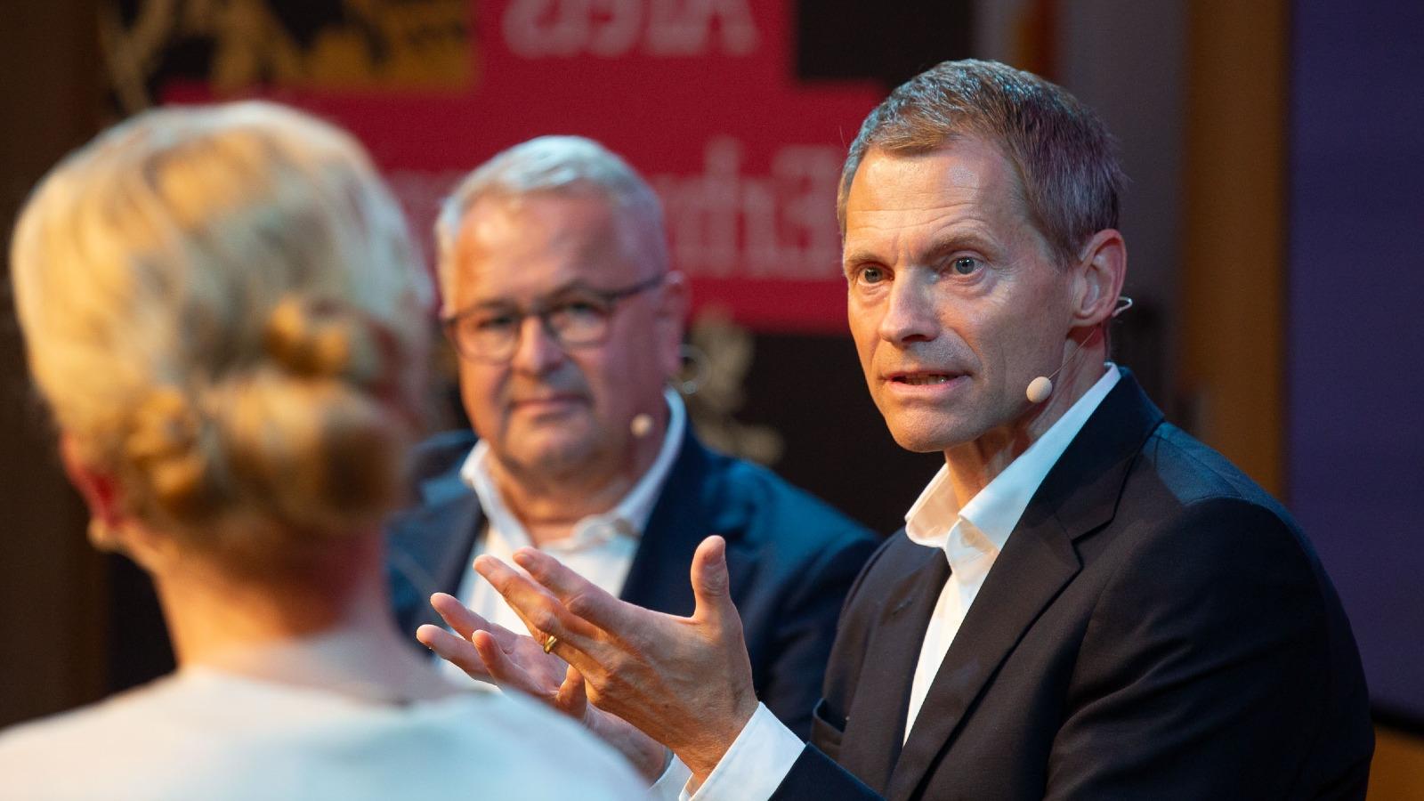 Kim Fausing, President & CEO for Danfoss, modtager prisen som Årets ...